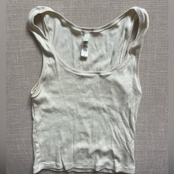 SKIMS | Tops | Skims Essential Tank Cream | Poshmark